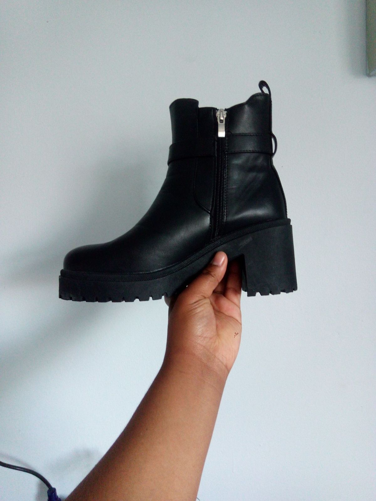 Yaga - marketplace for preloved fashion