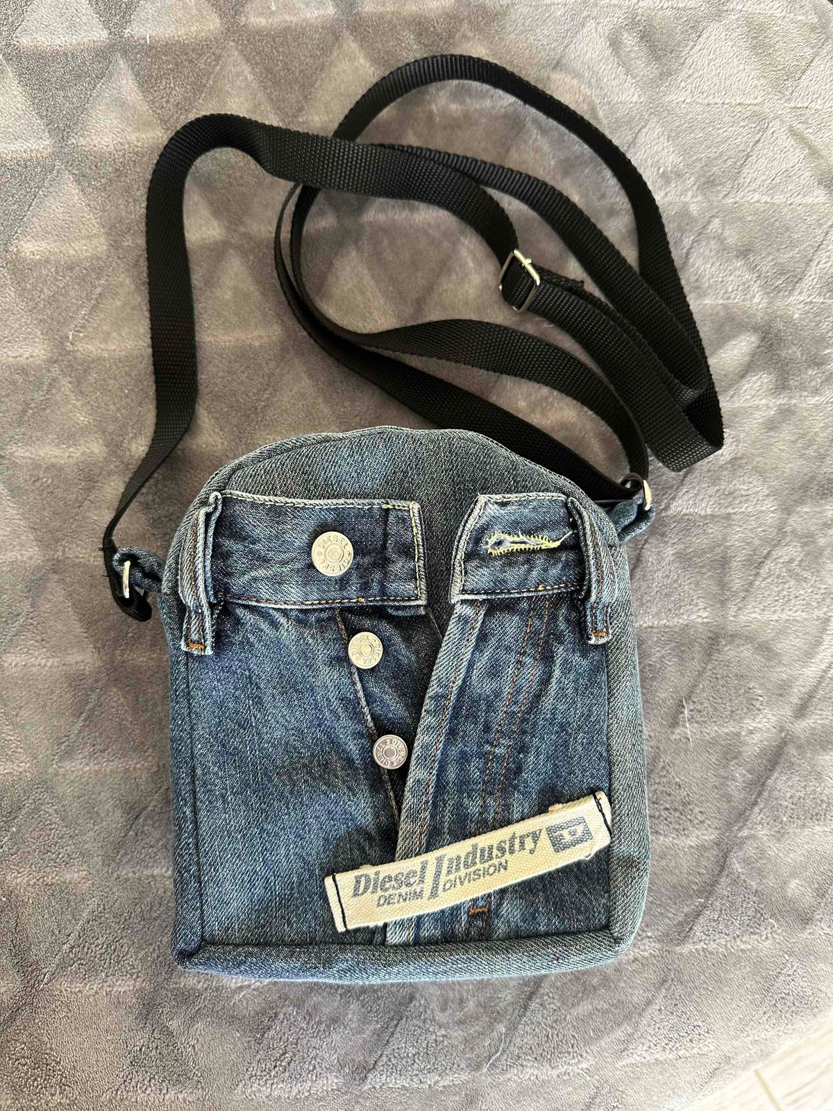 Yaga - marketplace for preloved fashion